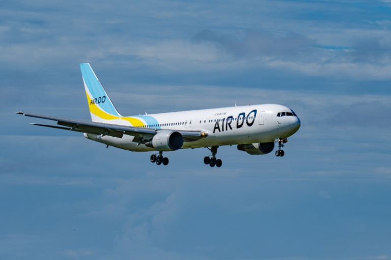 就活生も割引に！道民の味方「AIRDO」の就航25周年コラボグッズが可愛すぎる - 北海道Likers